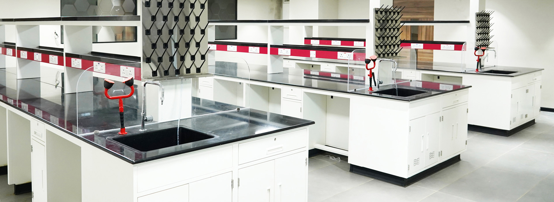 Modular Laboratory Furniture Manufacturer and Supplier
